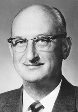 Health Care Hall of Fame Inductees Foster G. McGaw | Modern Healthcare